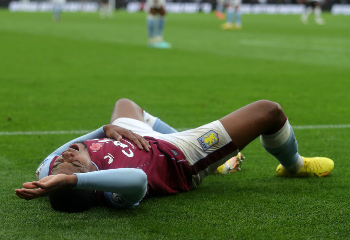 Aston Villa attacker Leon Bailey out with Grade 1 hamstring tear
