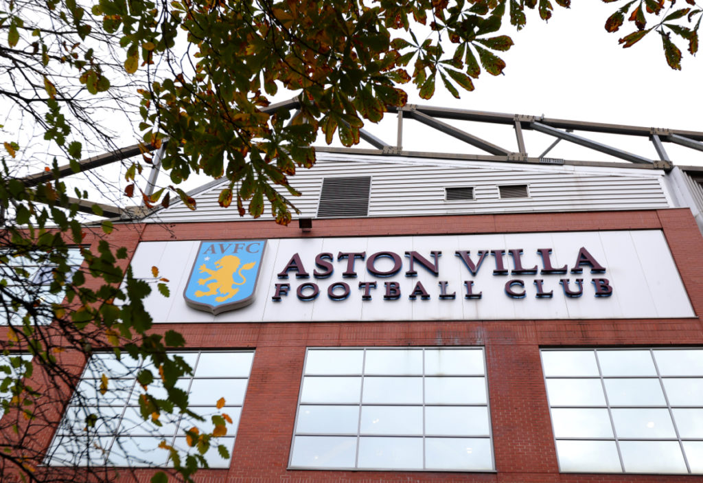 Aston Villa in hot pursuit of ex-West Ham ace amid contract update