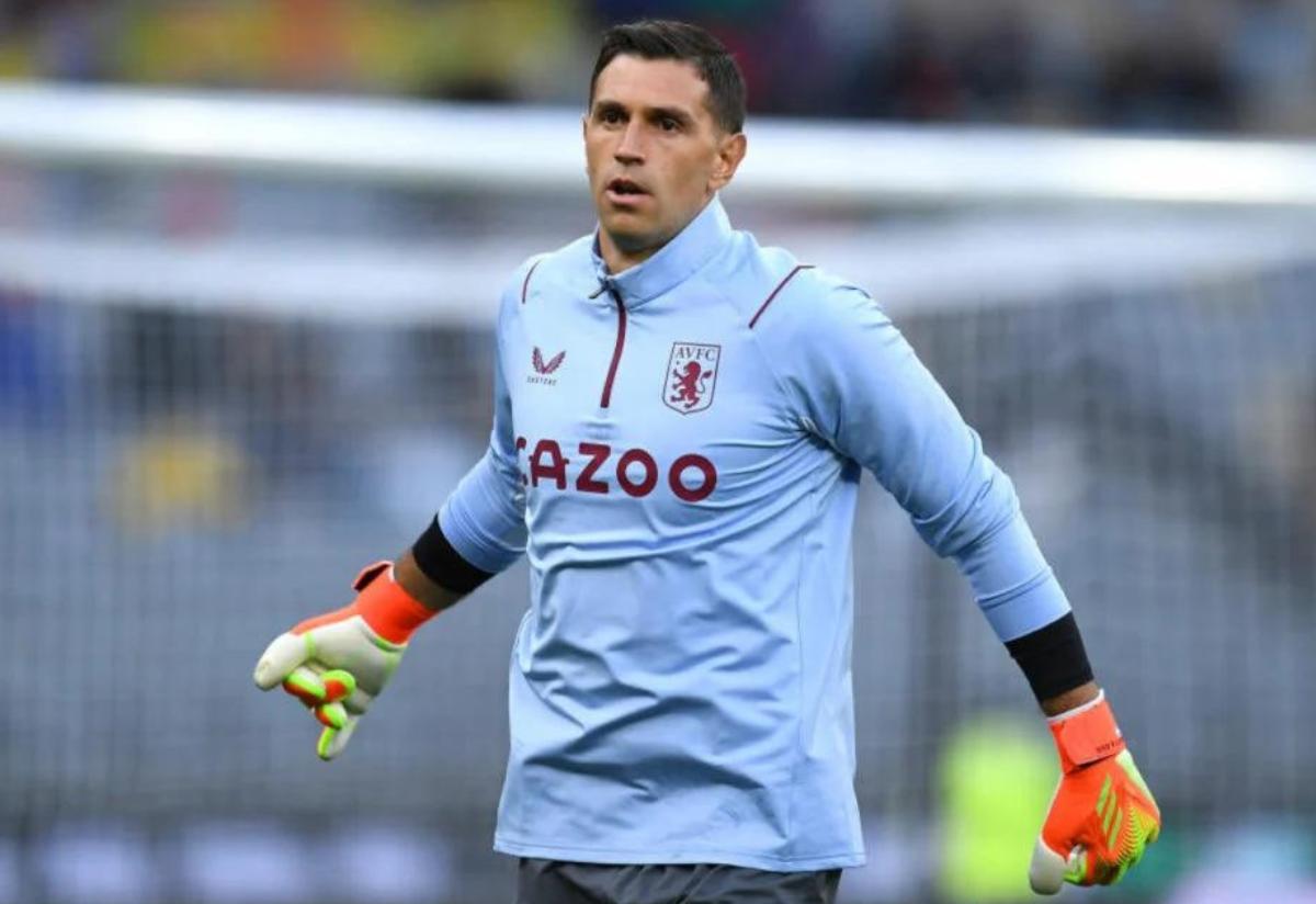 Aston Villa: Emi Martinez breaks club goalkeeping record v Bournemouth