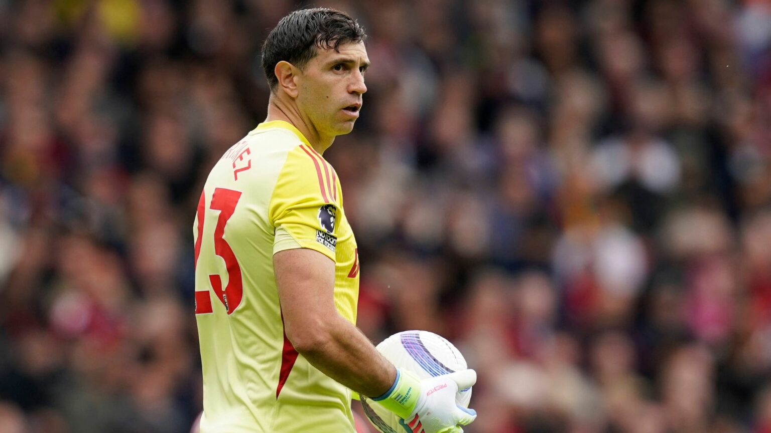 Emi Martinez hints towards Aston Villa future as Roma footage drops ...