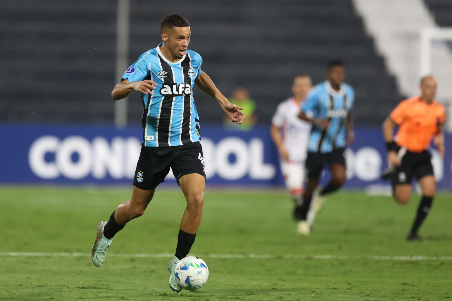 When Alysson will sign for Aston Villa as medical update emerges
